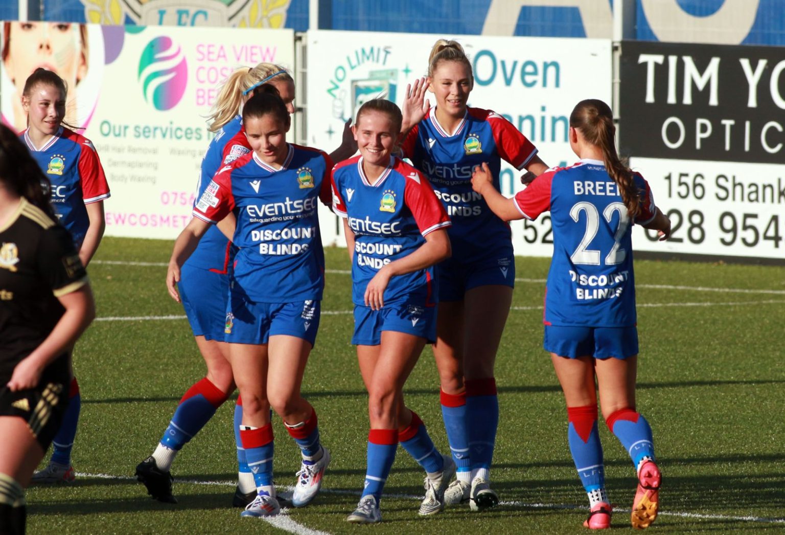 Photo gallery from all the games as Linfield's Eve Reilly and Glens ...